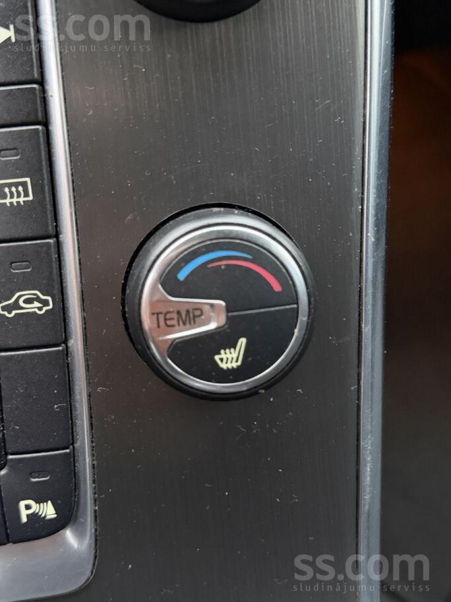Pelēks Volvo V60 2011 Cēsis, ar dzinēja tilpumu 2.00 L un nobraukumu 0 tūkst. km par 5150 €, foto 21 vietnē AUTOMOTO.COM.LV