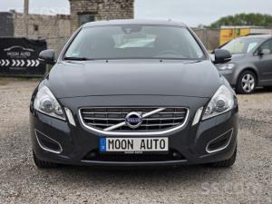 Pelēks Volvo V60 2012 Liepāja, ar dzinēja tilpumu 1.60 L un nobraukumu 0 tūkst. km par 6995 €, foto 3 vietnē AUTOMOTO.COM.LV