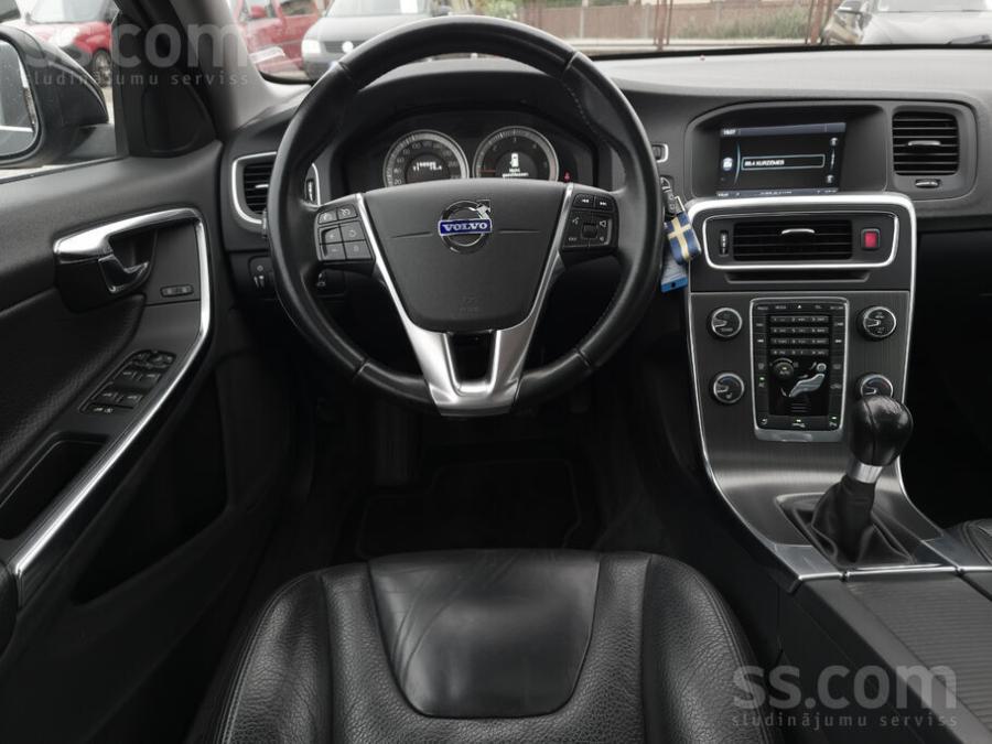 Pelēks Volvo V60 2012 Liepāja, ar dzinēja tilpumu 1.60 L un nobraukumu 0 tūkst. km par 6995 €, foto 12 vietnē AUTOMOTO.COM.LV