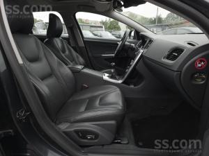 Pelēks Volvo V60 2012 Liepāja, ar dzinēja tilpumu 1.60 L un nobraukumu 0 tūkst. km par 6995 €, foto 17 vietnē AUTOMOTO.COM.LV