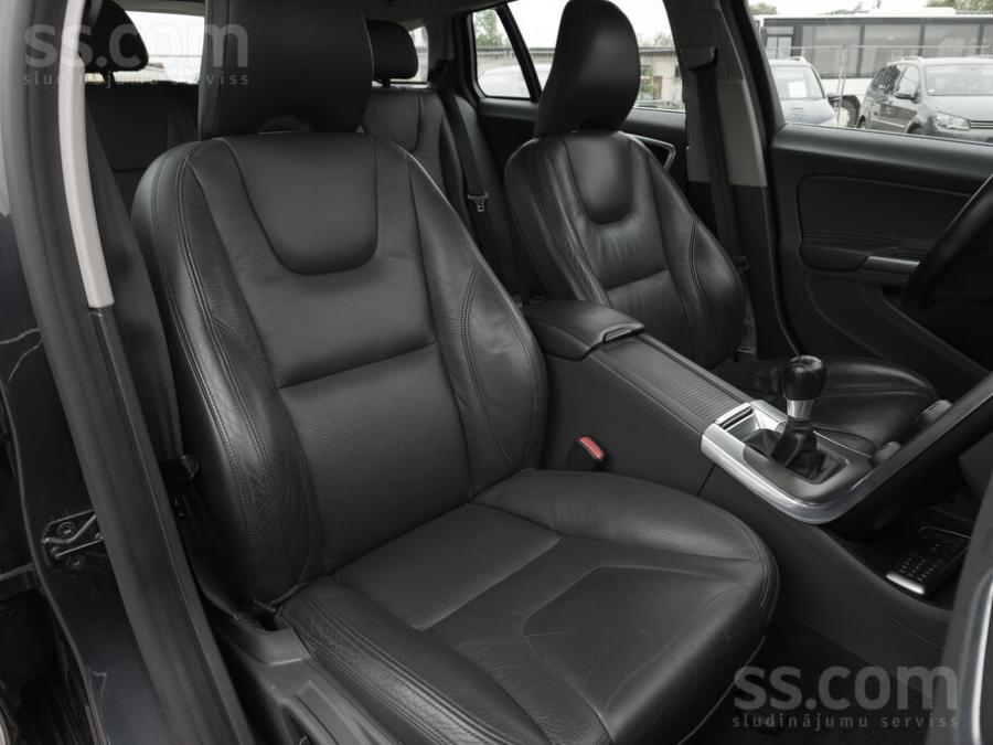 Pelēks Volvo V60 2012 Liepāja, ar dzinēja tilpumu 1.60 L un nobraukumu 0 tūkst. km par 6995 €, foto 18 vietnē AUTOMOTO.COM.LV