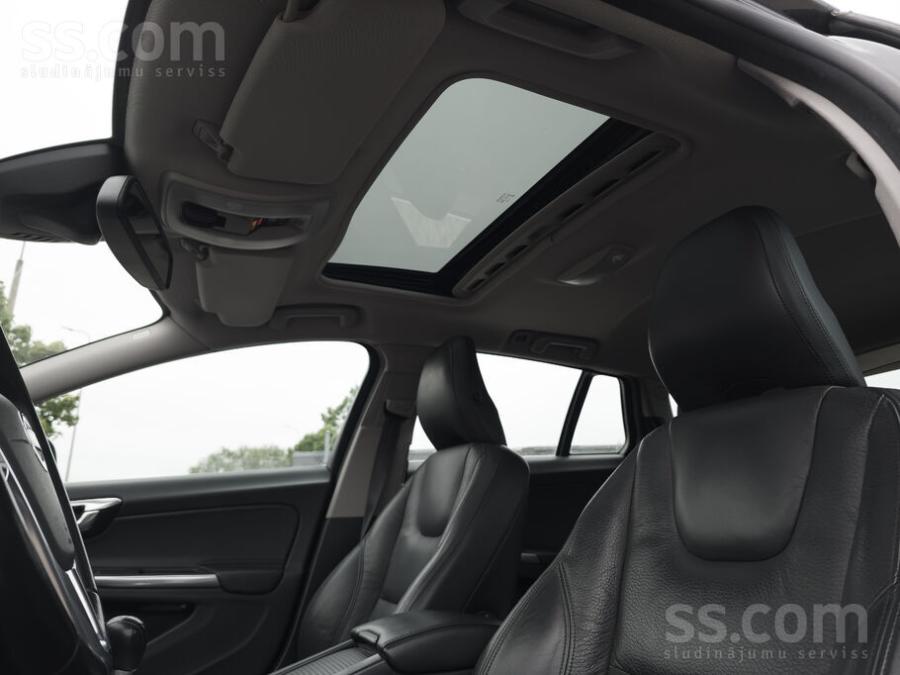 Pelēks Volvo V60 2012 Liepāja, ar dzinēja tilpumu 1.60 L un nobraukumu 0 tūkst. km par 6995 €, foto 31 vietnē AUTOMOTO.COM.LV
