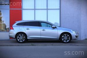 Pelēks Volvo V60 2012 Rīga, ar dzinēja tilpumu 2.00 L un nobraukumu 0 tūkst. km par 4995 €, foto 3 vietnē AUTOMOTO.COM.LV