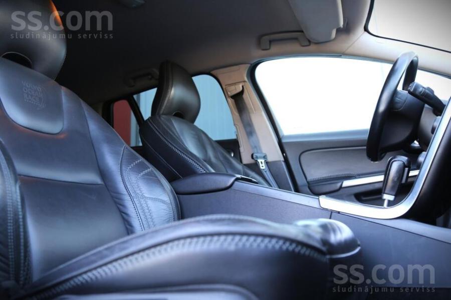 Pelēks Volvo V60 2012 Rīga, ar dzinēja tilpumu 2.00 L un nobraukumu 0 tūkst. km par 4995 €, foto 12 vietnē AUTOMOTO.COM.LV