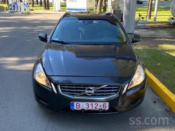 Pelēks Volvo V60 2012 Rīga, ar dzinēja tilpumu 1.60 L un nobraukumu 0 tūkst. km par 5390 €, foto 8 vietnē AUTOMOTO.COM.LV