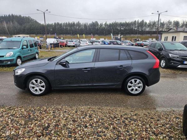 Grey Volvo V60 2012 in Vilnius, with an engine capacity of 1.60 L and mileage of 264 thousand km for 4950 €, photo 2 on AUTOMOTO.COM.LV