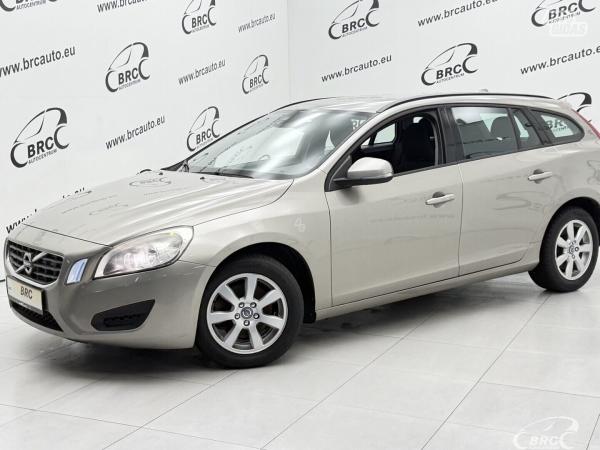 Grey Volvo V60 2012 in Avizieniai, with an engine capacity of 1.60 L and mileage of 296 thousand km for 4900 €, photo 1 on AUTOMOTO.COM.LV