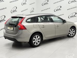 Grey Volvo V60 2012 in Avizieniai, with an engine capacity of 1.60 L and mileage of 296 thousand km for 4900 €, photo 2 on AUTOMOTO.COM.LV
