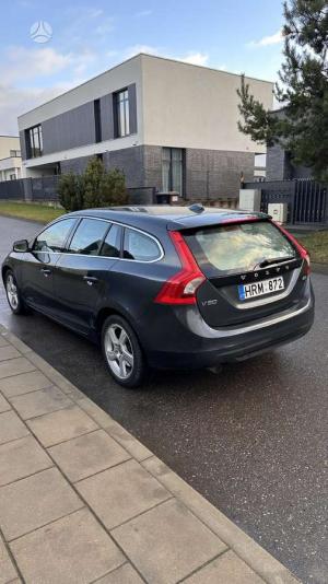 Pelēks Volvo V60 2012 Viļņa, ar dzinēja tilpumu 1.98 L un nobraukumu 342 tūkst. km par 5300 €, foto 2 vietnē AUTOMOTO.COM.LV