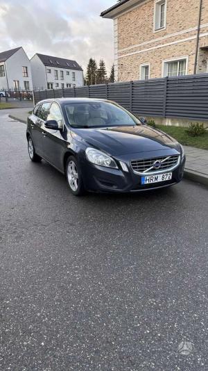 Pelēks Volvo V60 2012 Viļņa, ar dzinēja tilpumu 1.98 L un nobraukumu 342 tūkst. km par 5300 €, foto 4 vietnē AUTOMOTO.COM.LV