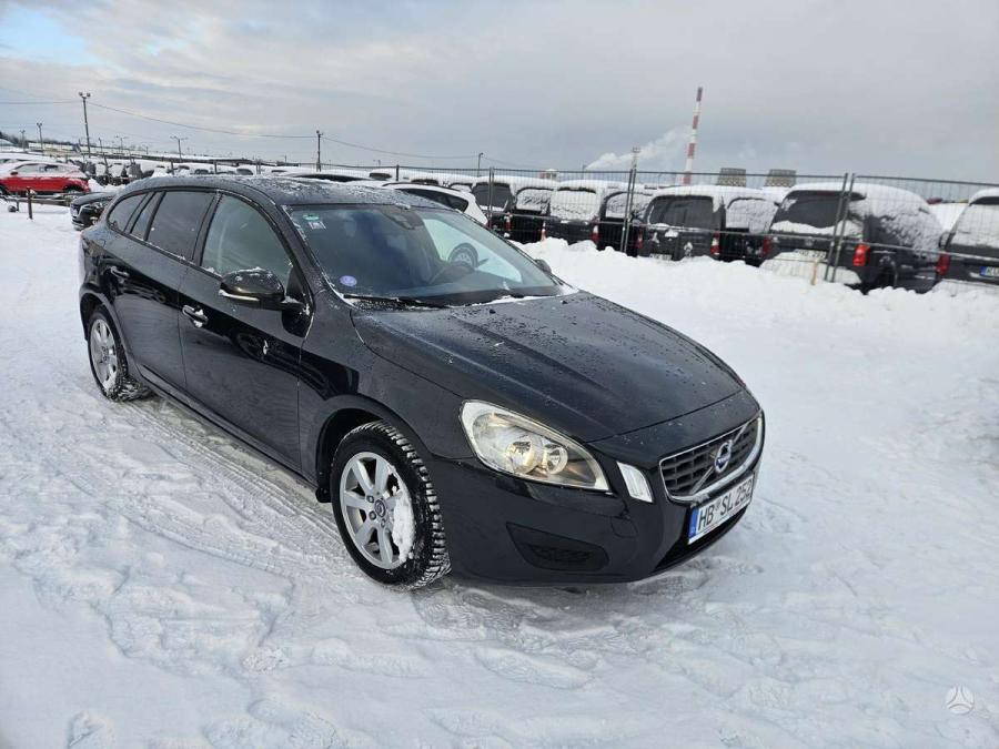 Grey Volvo V60 2012 in Vilnius, with an engine capacity of 1.60 L and mileage of 264 thousand km for 4800 €, photo 6 on AUTOMOTO.COM.LV