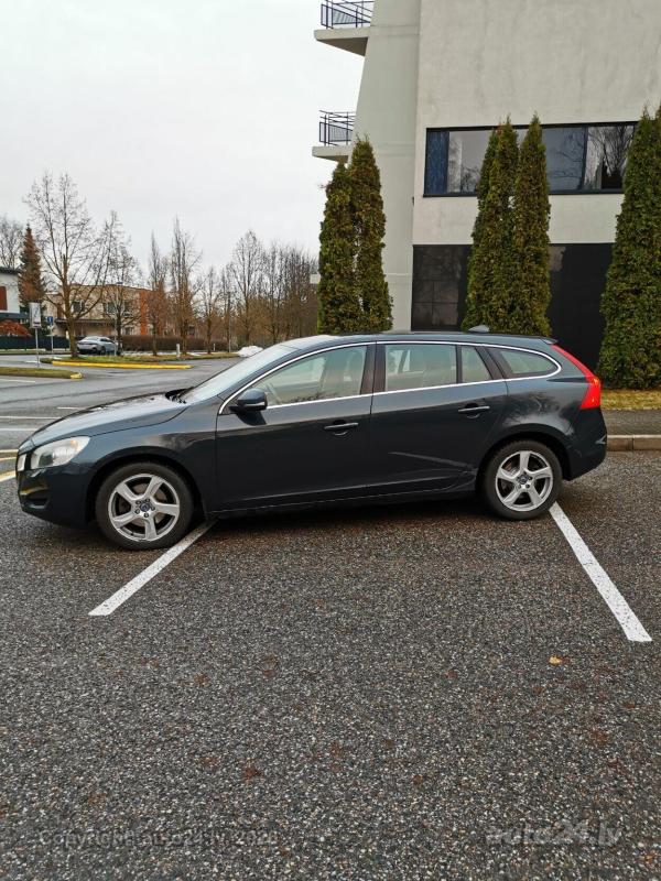 Pelēks Volvo V60 2012 Tartu, ar dzinēja tilpumu 2.00 L un nobraukumu 299 tūkst. km par 6200 €, foto 3 vietnē AUTOMOTO.COM.LV