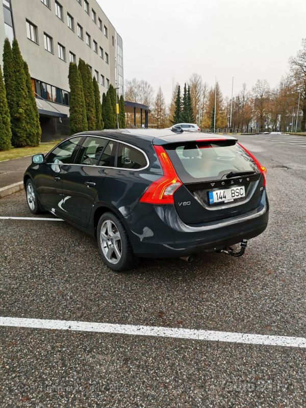 Pelēks Volvo V60 2012 Tartu, ar dzinēja tilpumu 2.00 L un nobraukumu 299 tūkst. km par 6200 €, foto 4 vietnē AUTOMOTO.COM.LV