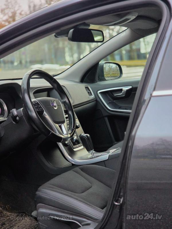Pelēks Volvo V60 2012 Tartu, ar dzinēja tilpumu 2.00 L un nobraukumu 299 tūkst. km par 6200 €, foto 9 vietnē AUTOMOTO.COM.LV