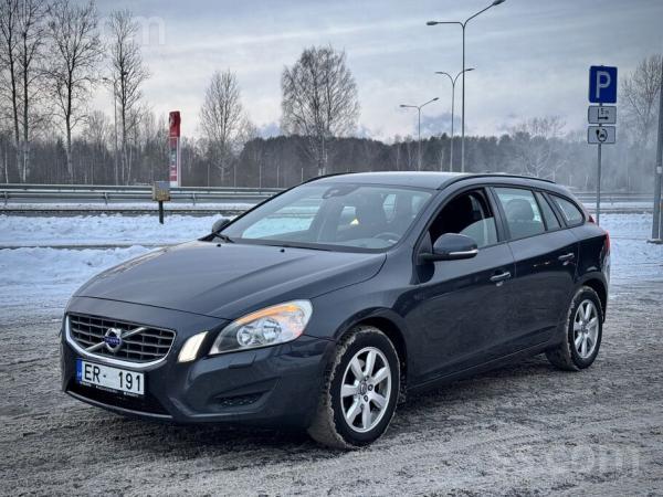 Pelēks Volvo V60 2012 Rīga, ar dzinēja tilpumu 2.00 L un nobraukumu 282 tūkst. km par 5500 €, foto 4 vietnē AUTOMOTO.COM.LV