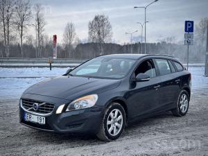 Grey Volvo V60 2012 in Riga, with an engine capacity of 2.00 L and mileage of 282 thousand km for 5500 €, photo 4 on AUTOMOTO.COM.LV