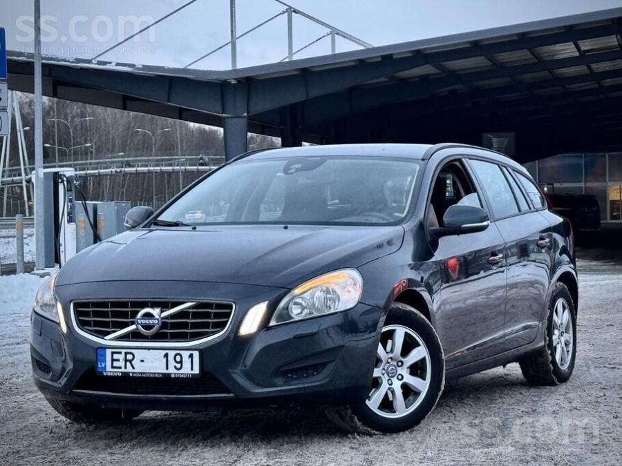 Grey Volvo V60 2012 in Riga, with an engine capacity of 2.00 L and mileage of 282 thousand km for 5500 €, photo 5 on AUTOMOTO.COM.LV