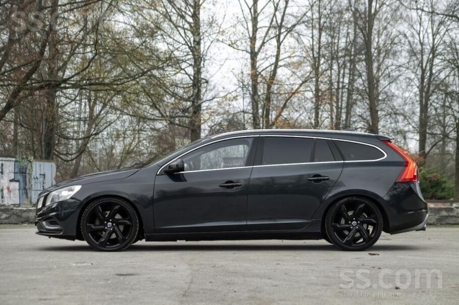 Pelēks Volvo V60 2012 Jūrmala, ar dzinēja tilpumu 2.40 L un nobraukumu 0 tūkst. km par 8590 €, foto 8 vietnē AUTOMOTO.COM.LV