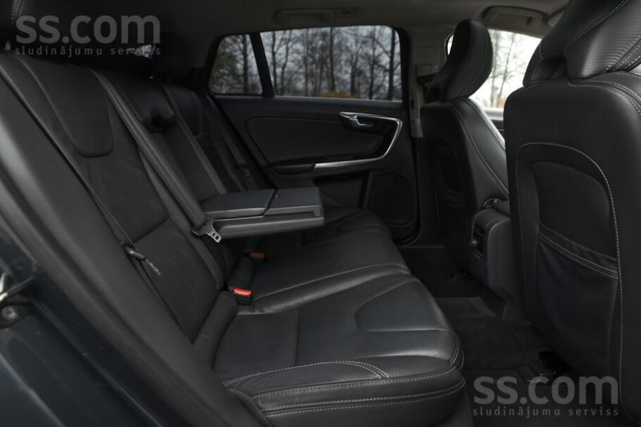 Pelēks Volvo V60 2012 Jūrmala, ar dzinēja tilpumu 2.40 L un nobraukumu 0 tūkst. km par 8590 €, foto 15 vietnē AUTOMOTO.COM.LV