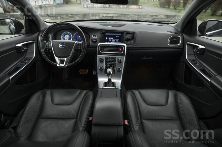 Pelēks Volvo V60 2012 Jūrmala, ar dzinēja tilpumu 2.40 L un nobraukumu 0 tūkst. km par 8590 €, foto 16 vietnē AUTOMOTO.COM.LV
