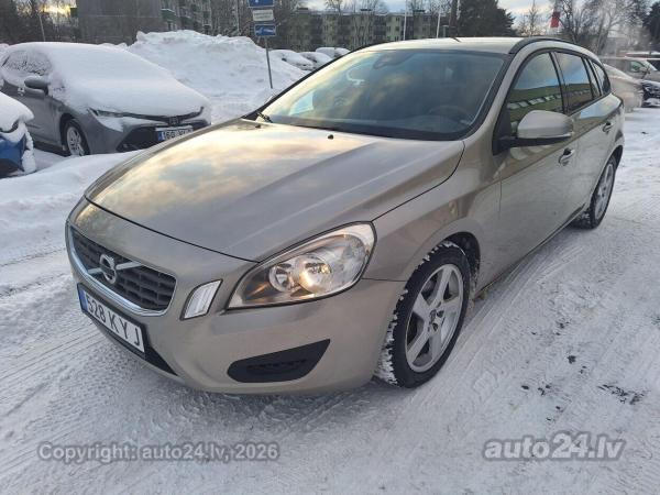 Grey Volvo V60 2012 in Tallinn, with an engine capacity of 1.60 L and mileage of 0 thousand km for 4890 €, photo 1 on AUTOMOTO.COM.LV
