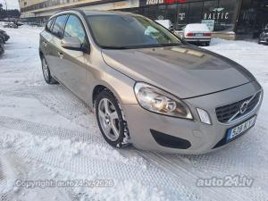 Pelēks Volvo V60 2012 Tallina, ar dzinēja tilpumu 1.60 L un nobraukumu 0 tūkst. km par 4890 €, foto 2 vietnē AUTOMOTO.COM.LV