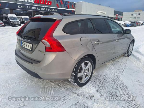 Grey Volvo V60 2012 in Tallinn, with an engine capacity of 1.60 L and mileage of 0 thousand km for 4890 €, photo 3 on AUTOMOTO.COM.LV