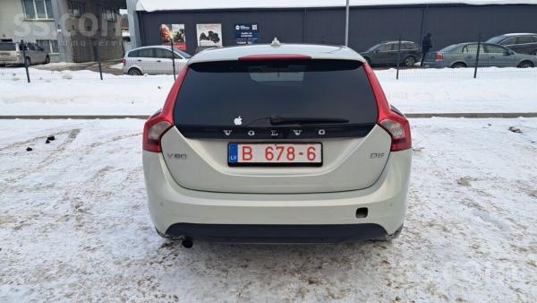 Pelēks Volvo V60 2012 Ogre, ar dzinēja tilpumu 2.00 L un nobraukumu 272 tūkst. km par 5950 €, foto 7 vietnē AUTOMOTO.COM.LV
