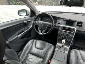 Pelēks Volvo V60 2012 Telšiai, ar dzinēja tilpumu 2.40 L un nobraukumu 260 tūkst. km par 6500 €, foto 11 vietnē AUTOMOTO.COM.LV