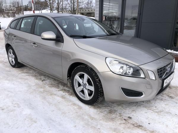 Grey Volvo V60 2012 in Klaipeda, with an engine capacity of 1.60 L and mileage of 247 thousand km for 4800 €, photo 2 on AUTOMOTO.COM.LV