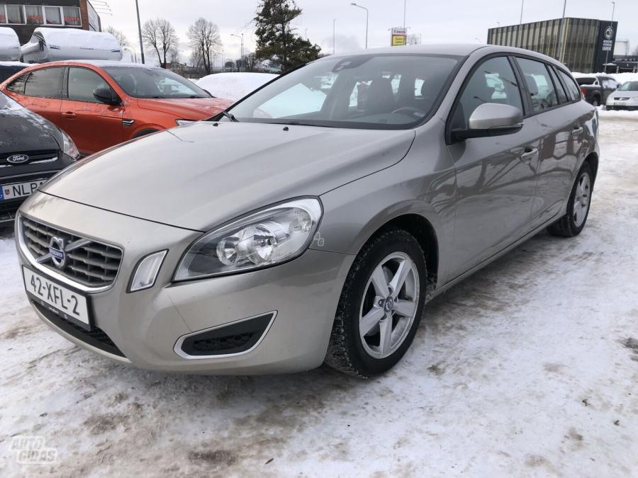 Grey Volvo V60 2012 in Klaipeda, with an engine capacity of 1.60 L and mileage of 247 thousand km for 4800 €, photo 3 on AUTOMOTO.COM.LV