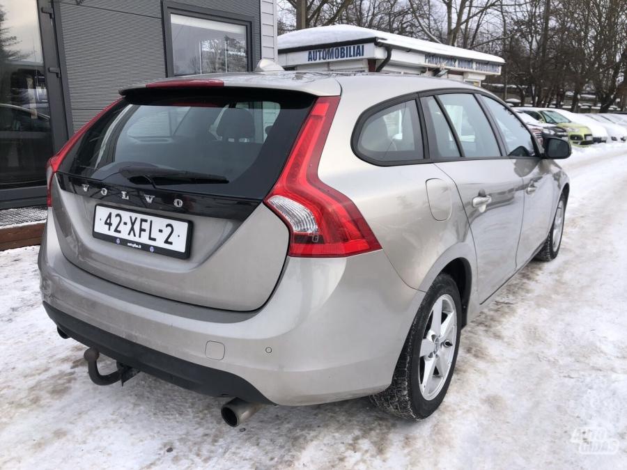 Grey Volvo V60 2012 in Klaipeda, with an engine capacity of 1.60 L and mileage of 247 thousand km for 4800 €, photo 5 on AUTOMOTO.COM.LV