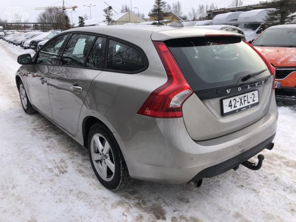 Grey Volvo V60 2012 in Klaipeda, with an engine capacity of 1.60 L and mileage of 247 thousand km for 4800 €, photo 6 on AUTOMOTO.COM.LV