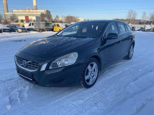 Grey Volvo V60 2012 in Kaunas, with an engine capacity of 2.40 L and mileage of 277 thousand km for 5750 €, photo 5 on AUTOMOTO.COM.LV