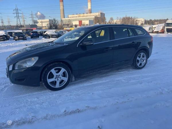 Grey Volvo V60 2012 in Kaunas, with an engine capacity of 2.40 L and mileage of 277 thousand km for 5750 €, photo 7 on AUTOMOTO.COM.LV