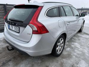 Grey Volvo V60 2012 in Vilnius, with an engine capacity of 1.98 L and mileage of 414 thousand km for 4250 €, photo 3 on AUTOMOTO.COM.LV