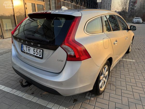 Grey Volvo V60 2012 in Vilnius, with an engine capacity of 2.00 L and mileage of 414 thousand km for 3799 €, photo 3 on AUTOMOTO.COM.LV