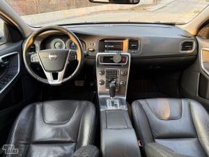 Grey Volvo V60 2012 in Vilnius, with an engine capacity of 2.00 L and mileage of 414 thousand km for 3799 €, photo 7 on AUTOMOTO.COM.LV