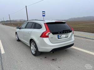 Grey Volvo V60 2012 in Klaipeda, with an engine capacity of 2.00 L and mileage of 362 thousand km for 3890 €, photo 3 on AUTOMOTO.COM.LV