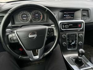 Grey Volvo V60 2012 in Klaipeda, with an engine capacity of 2.00 L and mileage of 362 thousand km for 3890 €, photo 11 on AUTOMOTO.COM.LV