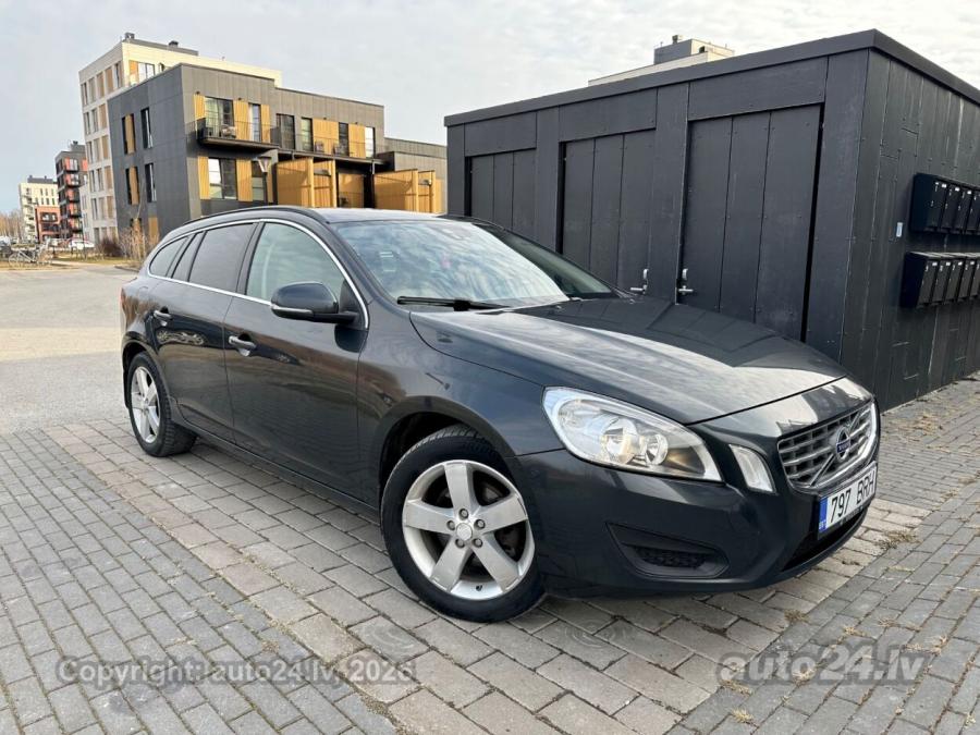 Pelēks Volvo V60 2012 Tartu, ar dzinēja tilpumu 1.60 L un nobraukumu 298 tūkst. km par 4990 €, foto 1 vietnē AUTOMOTO.COM.LV