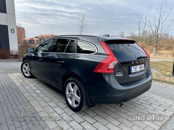 Pelēks Volvo V60 2012 Tartu, ar dzinēja tilpumu 1.60 L un nobraukumu 298 tūkst. km par 4990 €, foto 2 vietnē AUTOMOTO.COM.LV