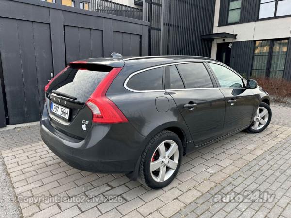 Pelēks Volvo V60 2012 Tartu, ar dzinēja tilpumu 1.60 L un nobraukumu 298 tūkst. km par 4990 €, foto 4 vietnē AUTOMOTO.COM.LV