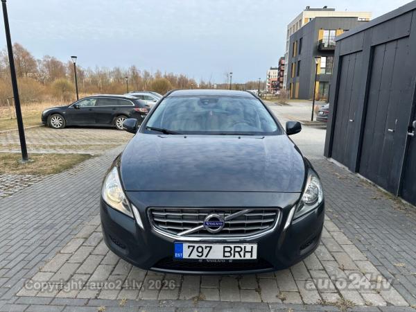 Pelēks Volvo V60 2012 Tartu, ar dzinēja tilpumu 1.60 L un nobraukumu 298 tūkst. km par 4990 €, foto 7 vietnē AUTOMOTO.COM.LV