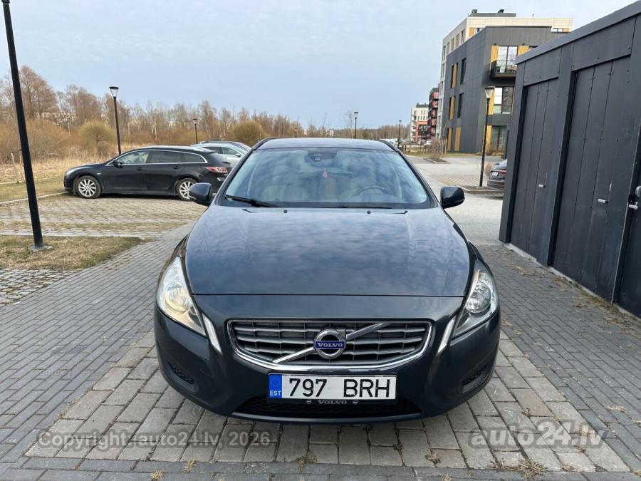 Pelēks Volvo V60 2012 Tartu, ar dzinēja tilpumu 1.60 L un nobraukumu 298 tūkst. km par 4990 €, foto 7 vietnē AUTOMOTO.COM.LV