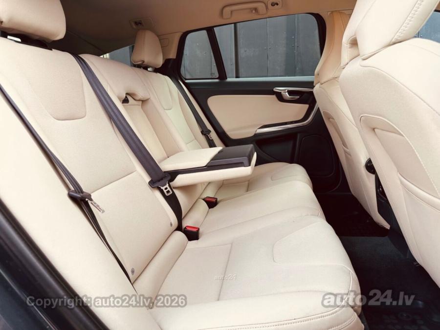 Pelēks Volvo V60 2012 Tartu, ar dzinēja tilpumu 1.60 L un nobraukumu 298 tūkst. km par 4990 €, foto 11 vietnē AUTOMOTO.COM.LV