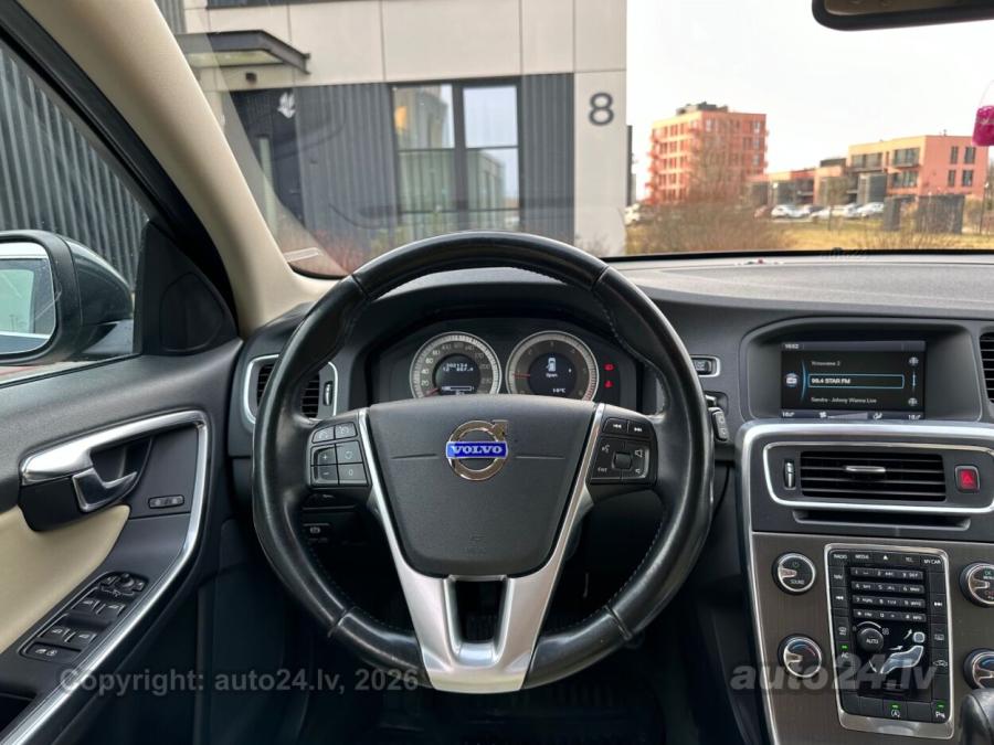 Pelēks Volvo V60 2012 Tartu, ar dzinēja tilpumu 1.60 L un nobraukumu 298 tūkst. km par 4990 €, foto 13 vietnē AUTOMOTO.COM.LV
