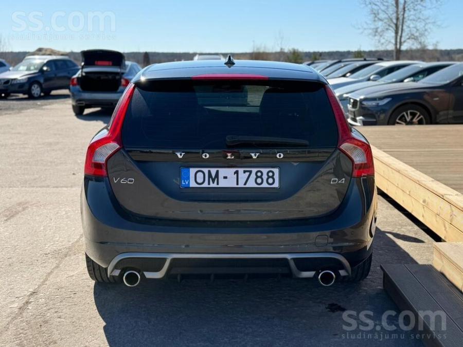 Pelēks Volvo V60 2012 Rīga, ar dzinēja tilpumu 2.00 L un nobraukumu 237 tūkst. km par 7490 €, foto 9 vietnē AUTOMOTO.COM.LV
