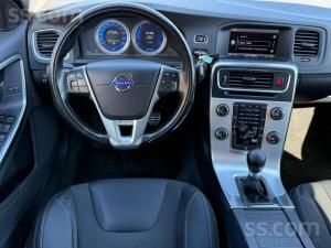 Pelēks Volvo V60 2012 Rīga, ar dzinēja tilpumu 2.00 L un nobraukumu 237 tūkst. km par 7490 €, foto 16 vietnē AUTOMOTO.COM.LV