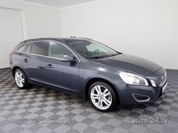 Grey Volvo V60 2012 in Tallinn, with an engine capacity of 2.00 L and mileage of 288 thousand km for 3799 €, photo 1 on AUTOMOTO.COM.LV